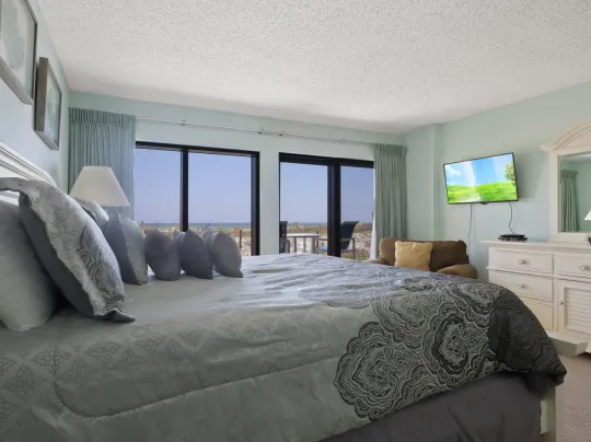 Ground Level Patio And Free Beach Service - Spacious Coastal Oasis - Fort Walton Beach, FL