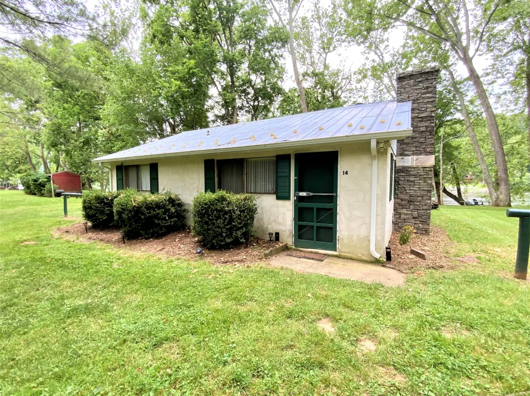Barney's Retreat- A Rustic Cabin Right On The River With Hot Tub! - Shenandoah National Park