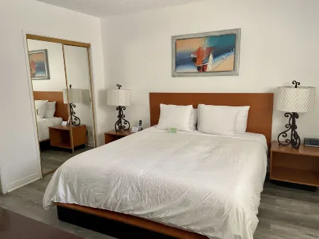 Magic Castle Hotel Reviews: 105 Real Ratings & Photos 2025 | Trip.com