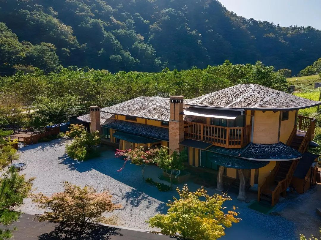 Kim Satgat Heukjib Yiyagi - Yeongju-si