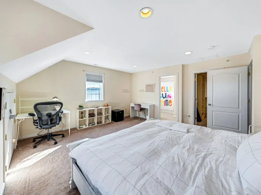 Free Parking And Shared Yard Escape - Spacious Modern Haven - 貝德福德