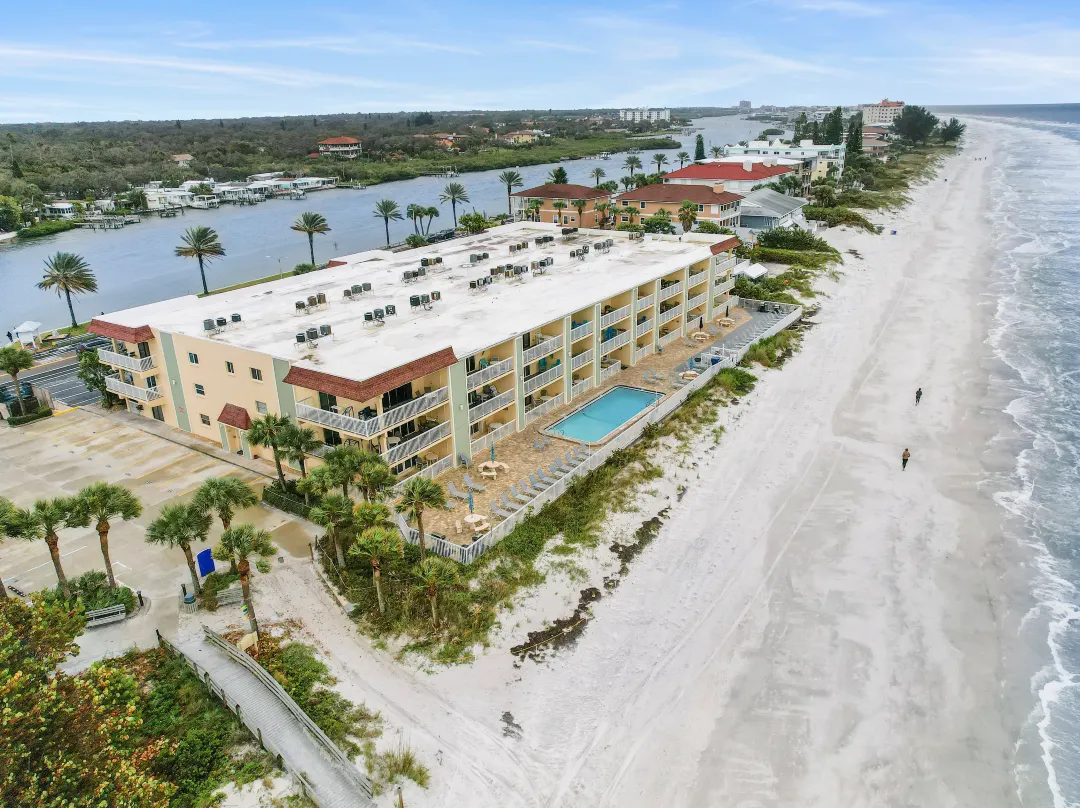 Gulfside Views - Spa, Elevator, Balcony, Pool, Wifi - Indian Shores, FL