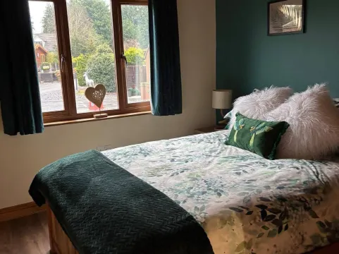 Luxury Log Cabin With Hot Tub- York - North Yorkshire