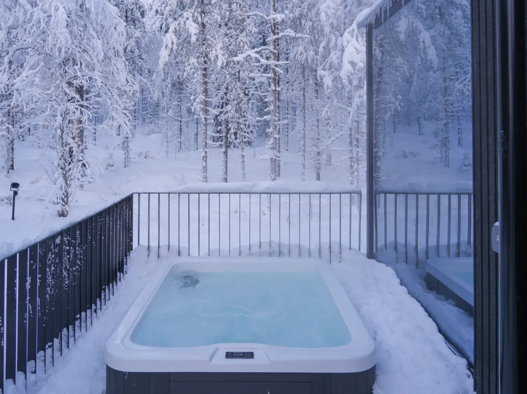 Halo Igloos - Private Sauna & Jacuzzi - Lapland