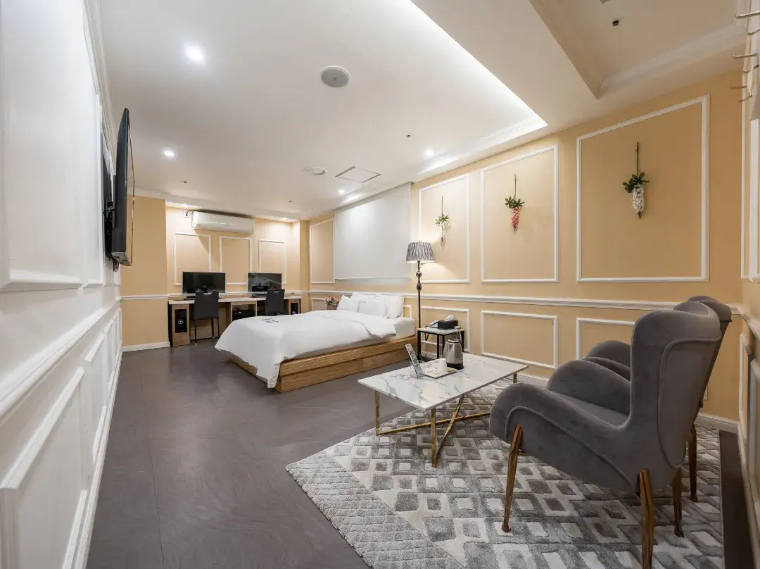 Dongtan Pandora - Hwaseong-si