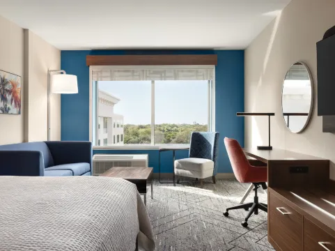 Holiday Inn Express Cape Canaveral By Ihg - Cocoa Beach, FL