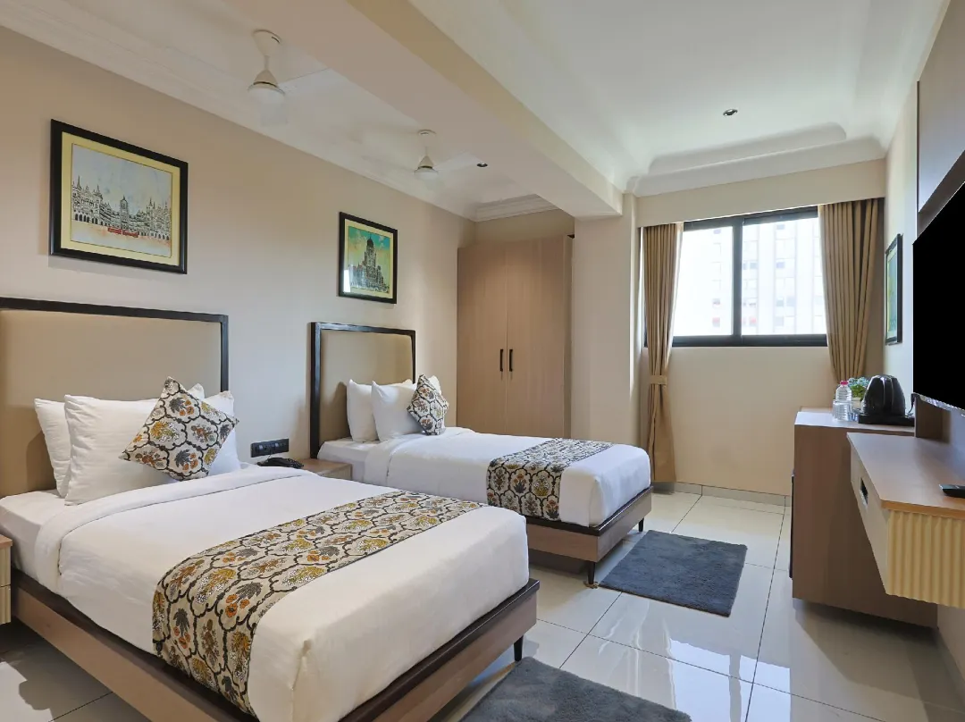 Hotel Royal Town - Ahmedabad