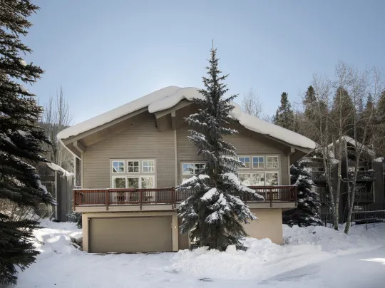Spacious Custom Home With Scenic Deck And Shuttle Access - Delightful Retreat - Vail