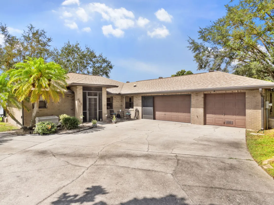 Private Hot Tub And Game Room Access - Charming Serene Retreat - Winter Haven, FL