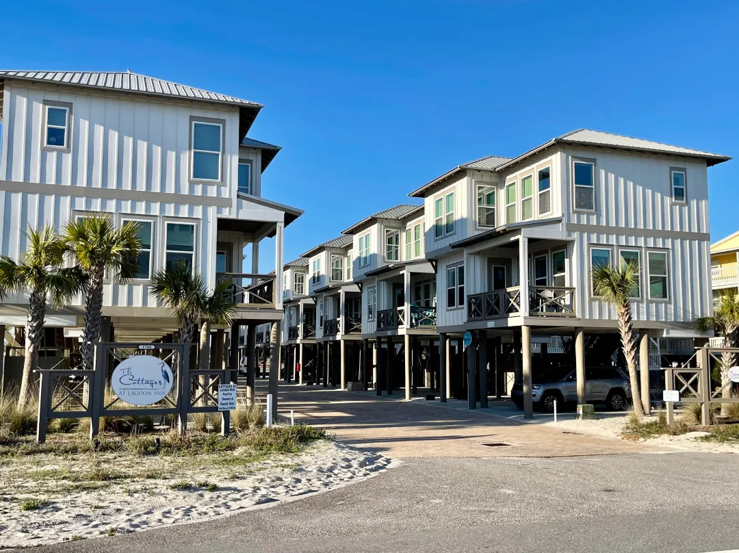 Breathtaking Lagoon Views And Spacious Living - Stunning Coastal Retreat - Gulf Shores, AL