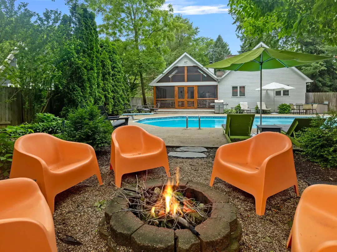 Artistic Home: Hottub + Wlk To Beach - New Buffalo, MI