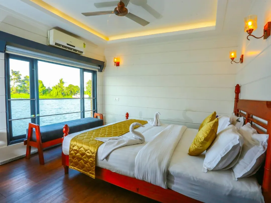Private Houseboats - Alappuzha