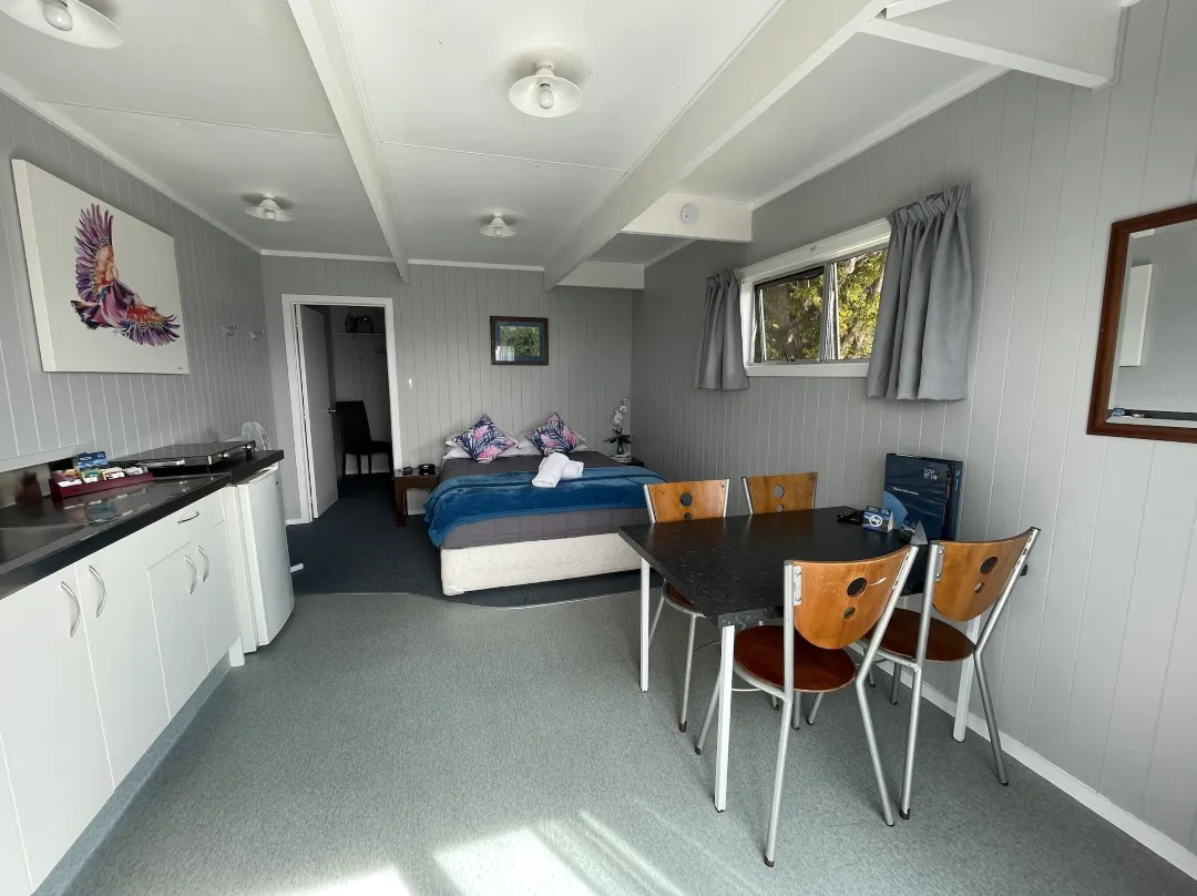 Motutere Bay Top 10 Holiday Park - Lake Taupo