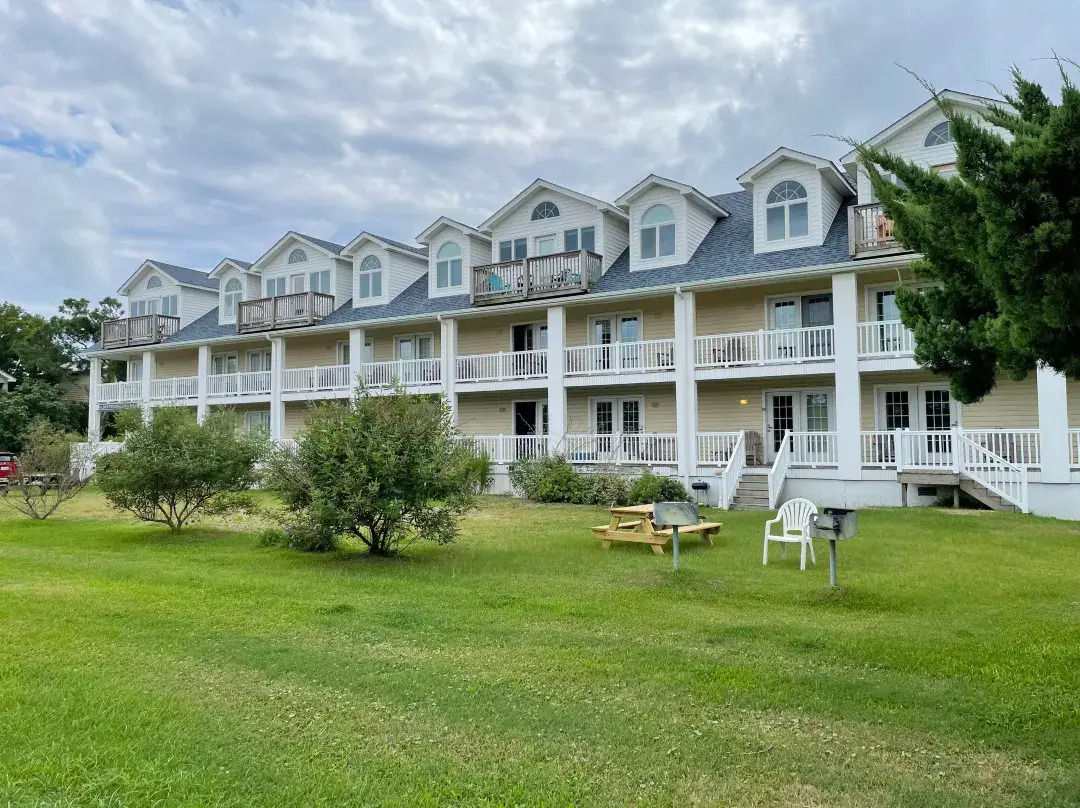Whirlpool Tub And Two Decks - Charming Coastal Retreat - Ocracoke, NC