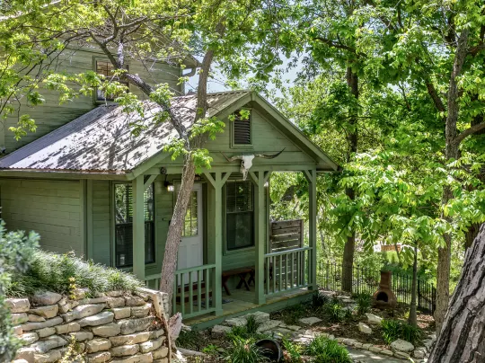 Cozy Retreat - Private Hot Tub | Wifi | Golden Blocks Walk - Fredericksburg, TX