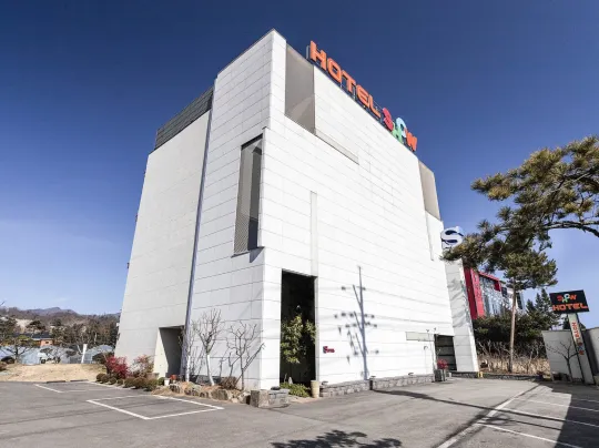 Yangpyeong Show Hotel - Icheon-si