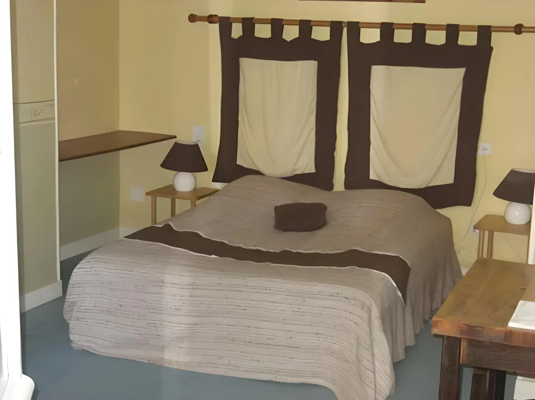 Logis Hotel Restaurant Le Cheval Blanc - Yonne