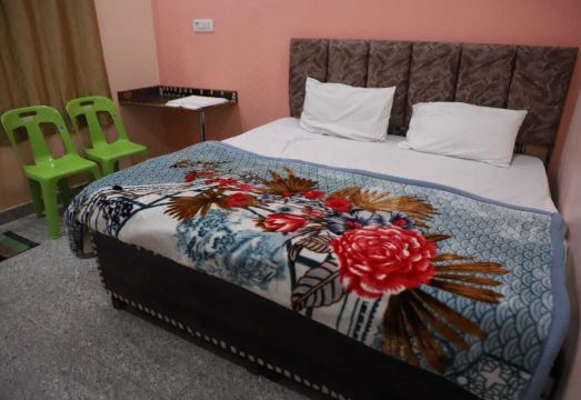 Shri Laddu Gopal Guest House, Chhatikara - 2025 Updated Prices, Deals ...