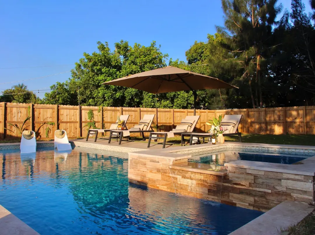 Heated Pool And Spa Oasis - Stunning Boho Retreat In Downtown - Pompano Beach, FL