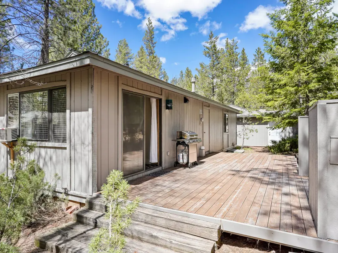 Hot Tub, Sharc Passes And Spacious Outdoor Patio - Charming Hideaway - Sunriver, OR