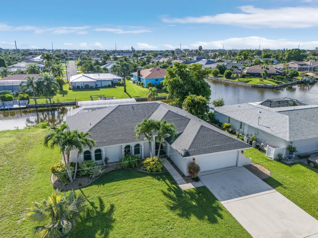 Waterfront Pool And Dock - Luxurious Tropical Oasis - Sanibel Island, FL