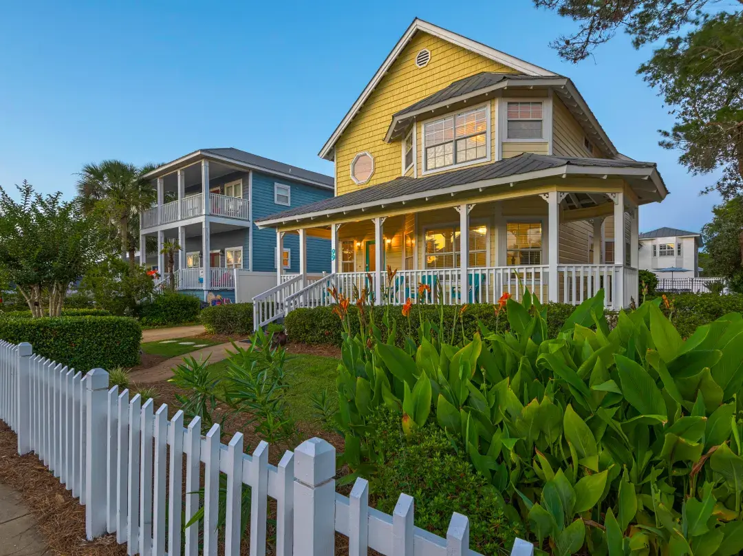 Heated Private Pool And Spacious Outdoor Dining - Charming Beach Retreat - Destin, FL