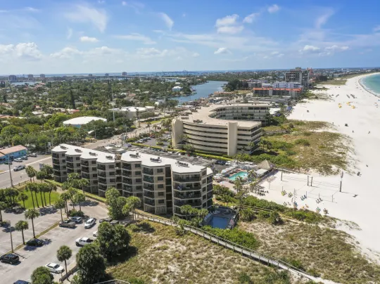 Gulf View And Cozy Amenities - Charming Value Retreat - St. Pete Beach, FL