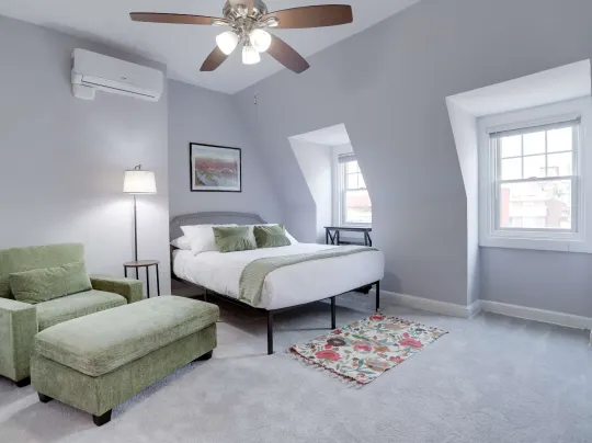 Cozy Atmosphere And Fully Equipped Kitchen - Stylish Inviting Retreat - Washington, DC