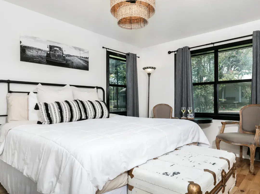 Private Hot Tub, Fire-pit And Grill - Cozy Charming Haven - Fredericksburg, TX