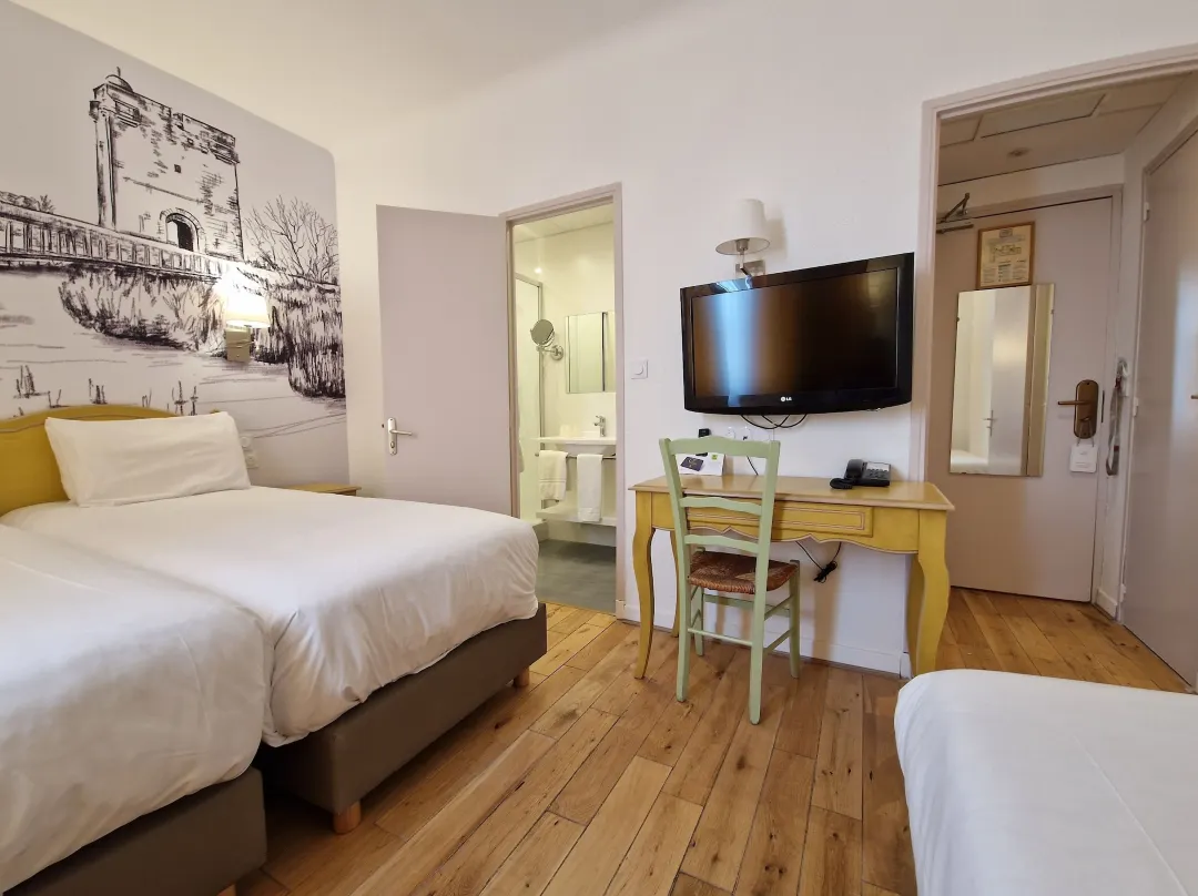 Logis Hotel Les Vignes Blanches - Tarascon