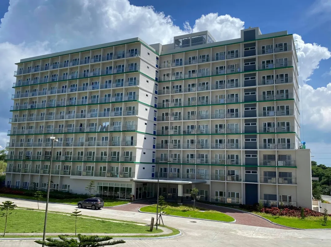 Cool At Wind Residences Tagaytay With Free Use Of Parking Space At Basement Building - Tagaytay