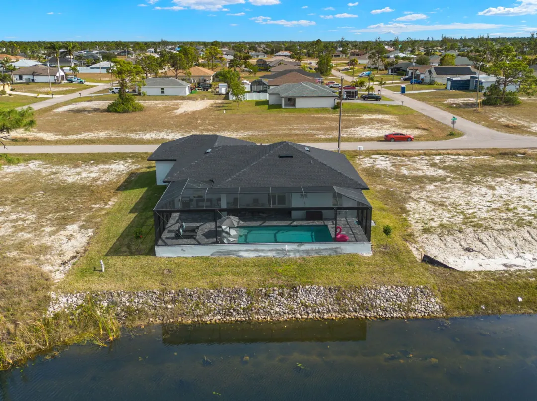 Heated Saltwater Pool And Game Room Retreat - Stunning Oasis - Cape Coral, FL