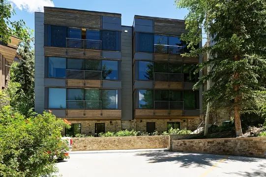 Ski-in Access And Stunning Mountain Views - Charming Alpine Retreat - Aspen, CO