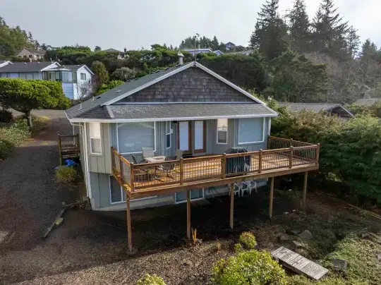 Breathtaking Views And Spacious Deck - Stunning Coastal Retreat - Tillamook, OR