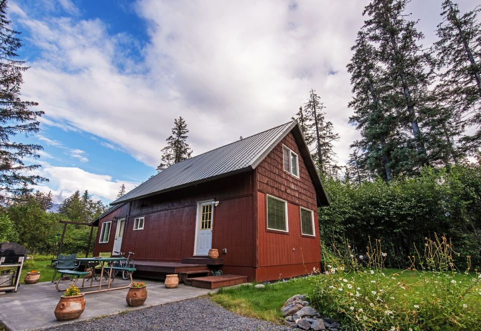 Secluded Seward Home Patio, 2 Mi to Kenai Fjords!, Seward - 2026 Prices ...