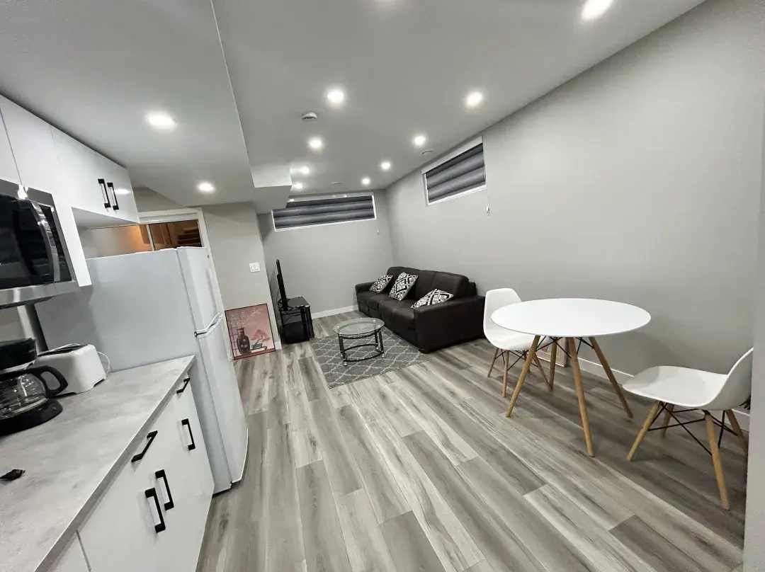 Suite Privée Spacieuse Et éLégante Au Sous-sol - Manitoba