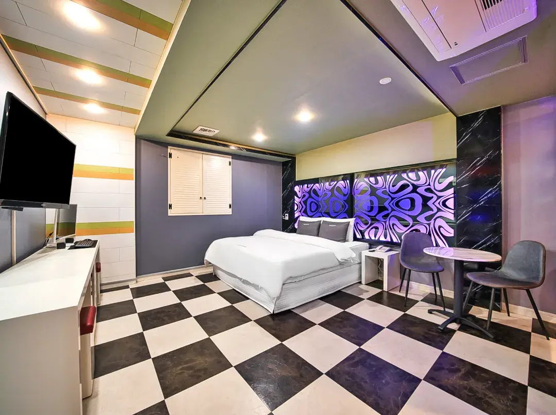 Gyeongju Rose Hotel Hwangni Dan-gil Branch - Gyeongju-si