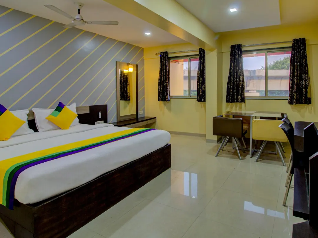 Itsy Hotels Prince Regency - Pune