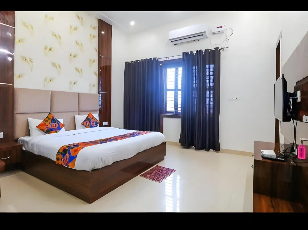 Hotel Mohan Palace - Vrindavan