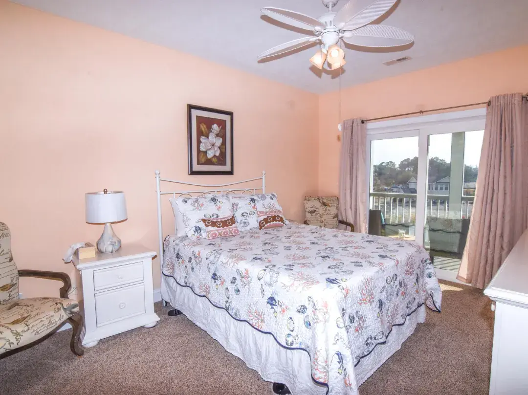 Screened Balcony Overlooking Pond And Elevator Access - Charming Oasis - Little River, SC