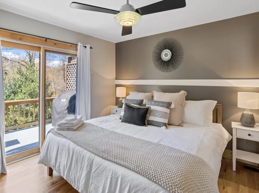 Charming Outdoor Oasis With Hot Tub And Game Area - Cozy Mountain Retreat - Boone