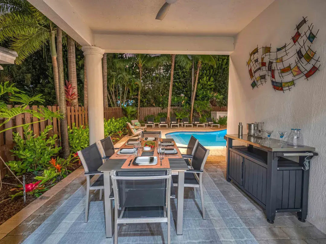 Heated Pool, Grilling Area And Game Room Retreat - Stunning Escape - Fort Lauderdale, FL