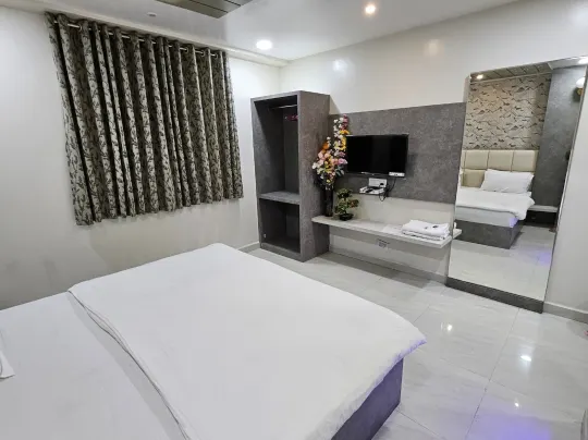 Annapurna Executive - Tuljapur