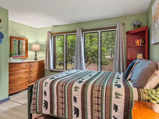 Charming Deck And Cozy Fireplace - Inviting Mountain Retreat - Albrightsville, PA