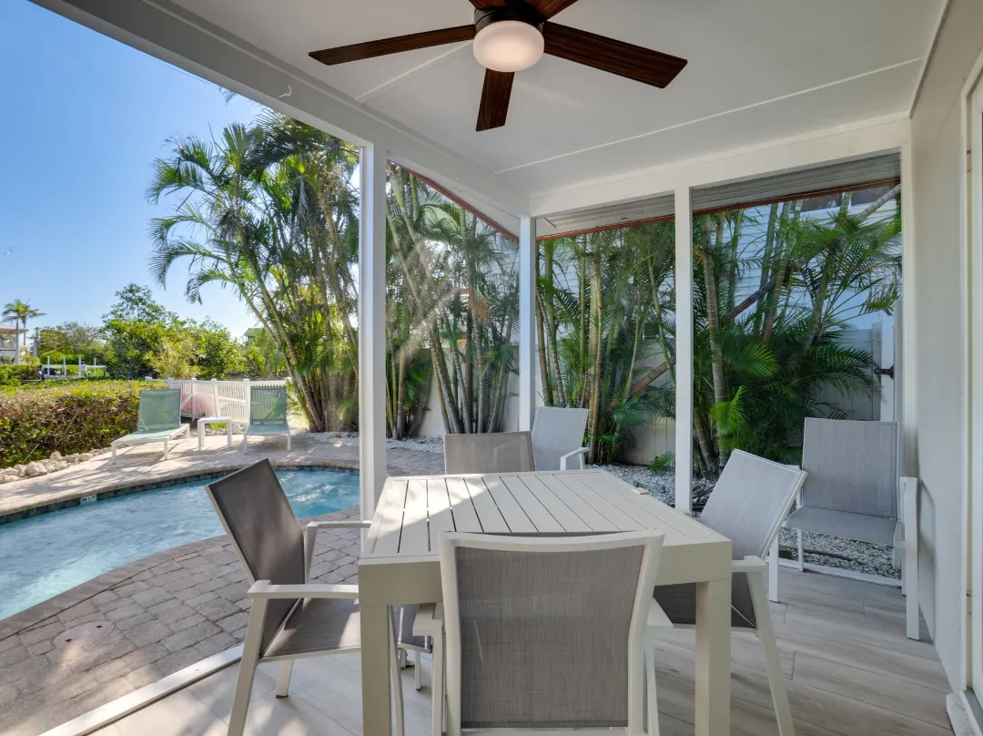 Canal Front And Heated Pool - Tranquil Coastal Haven - Anna Maria Island, FL