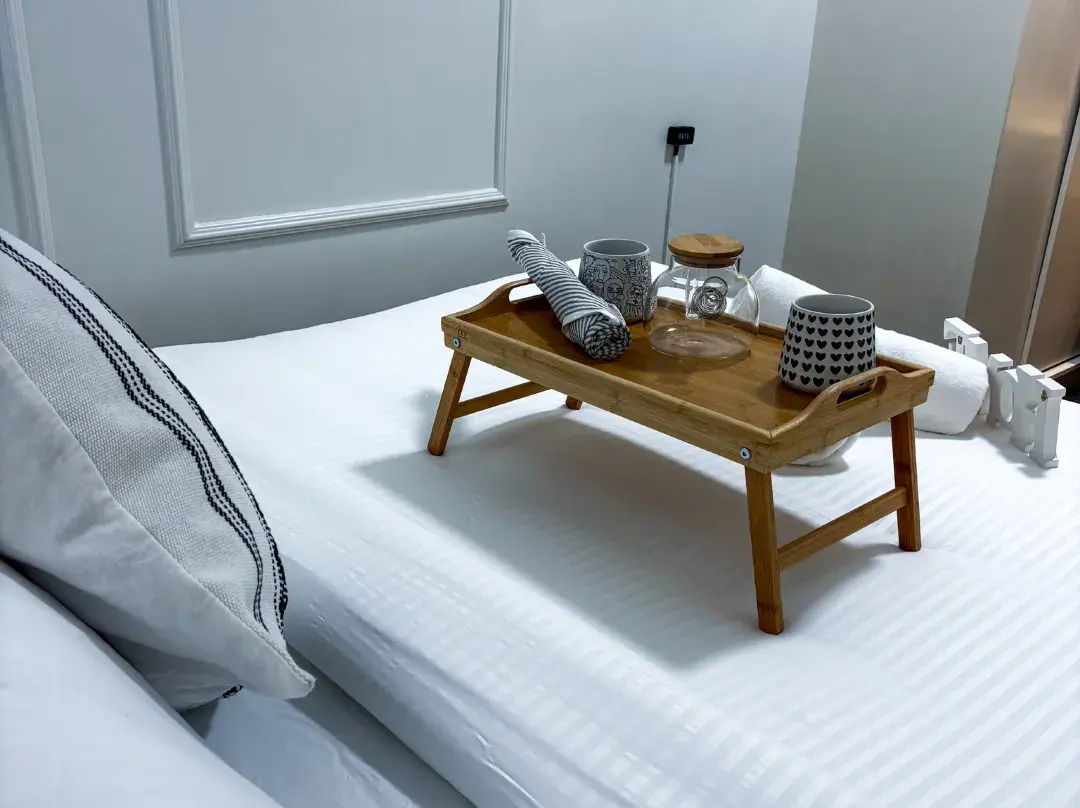 Elegant One-bedroom Retreat With Cozy Comforts - Iloilo City