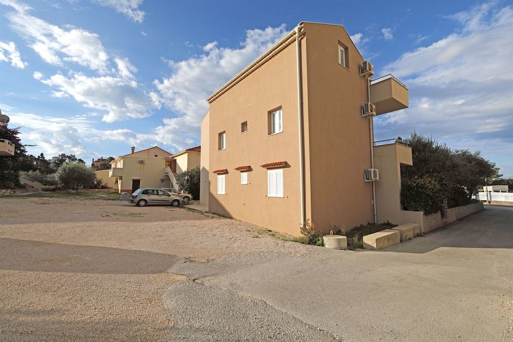 Apartments Karolina - Pag, Kroatien