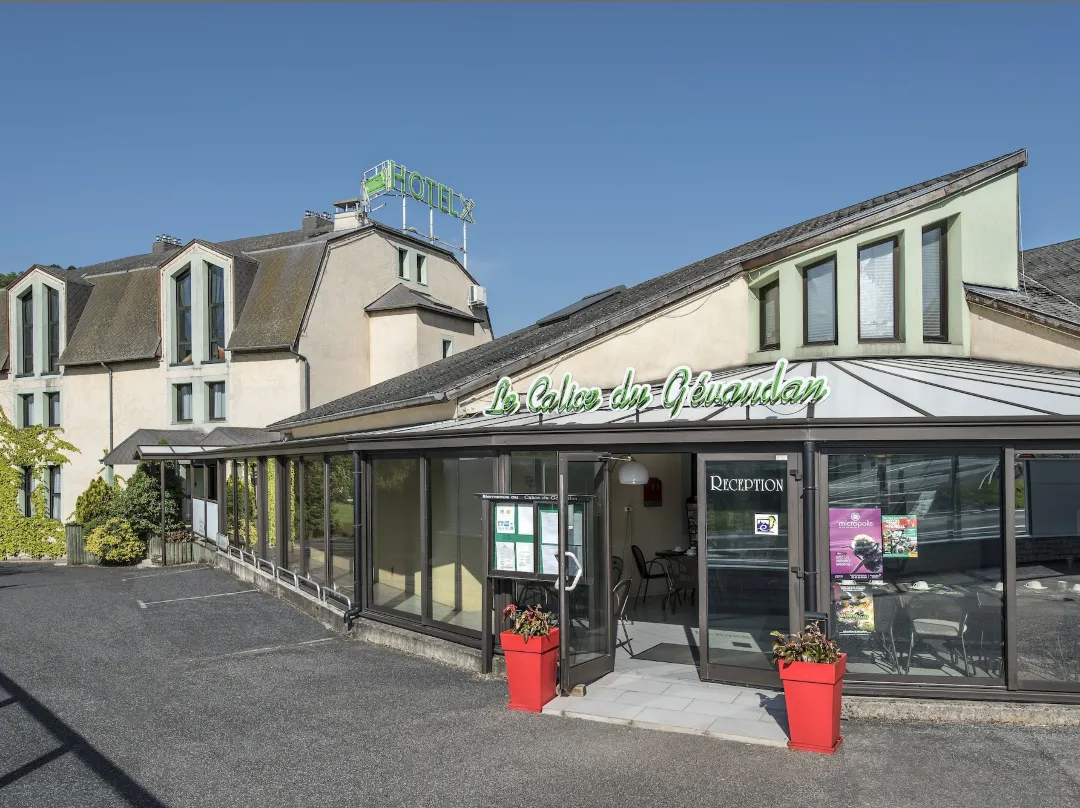 Hôtel Restaurant Le Calice Du Gévaudan - La Canourgue