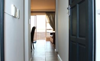 Stunning views of Table Mountain and the sea, Bloubergstrand - Book ...