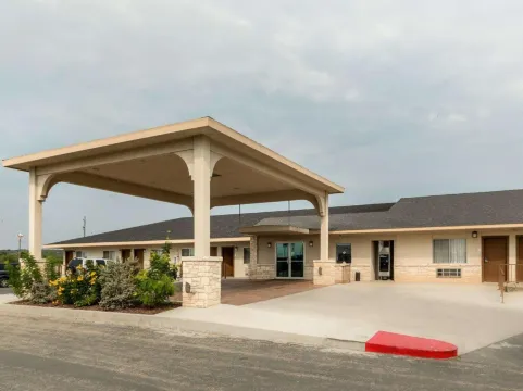 Motel 6 Junction, Tx - Llano River - Texas